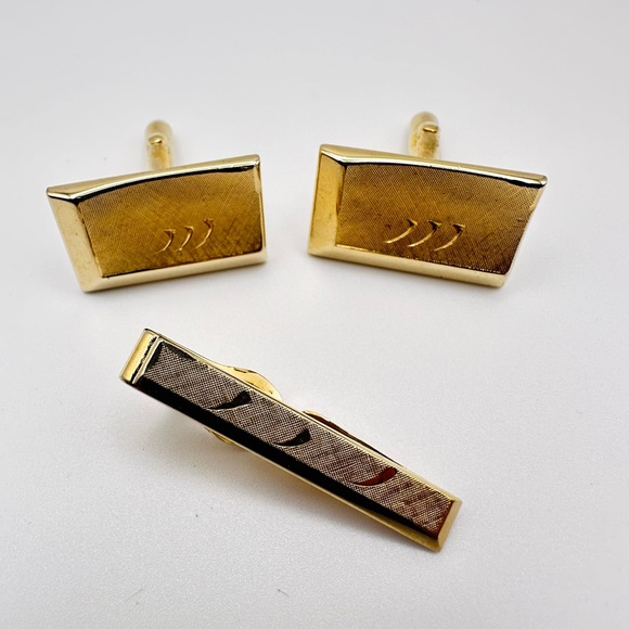 SWANK | Accessories | Vintage Signed Swank Gold Tone Cufflinks And Tie ...